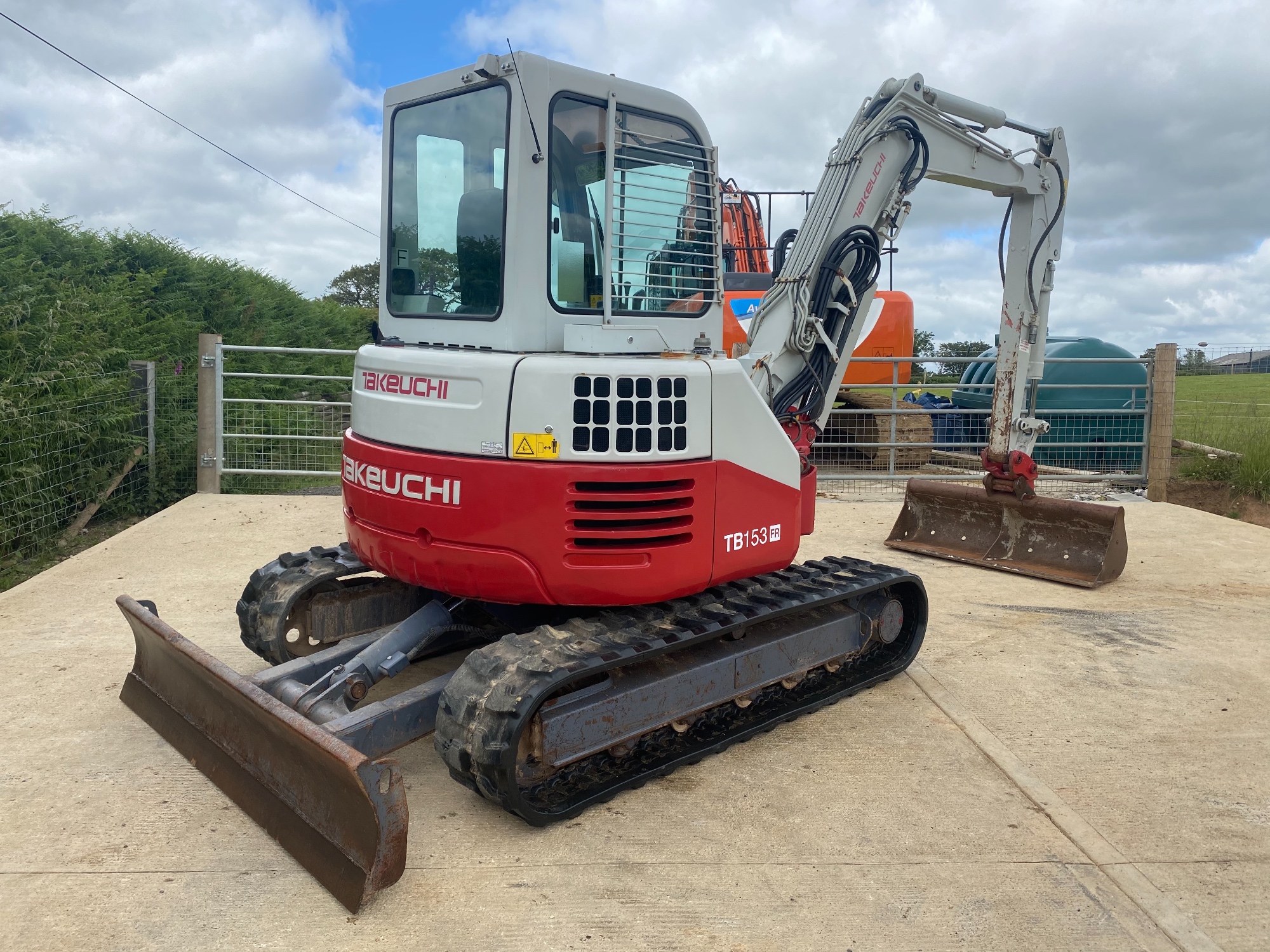 Takeuchi TB153FR