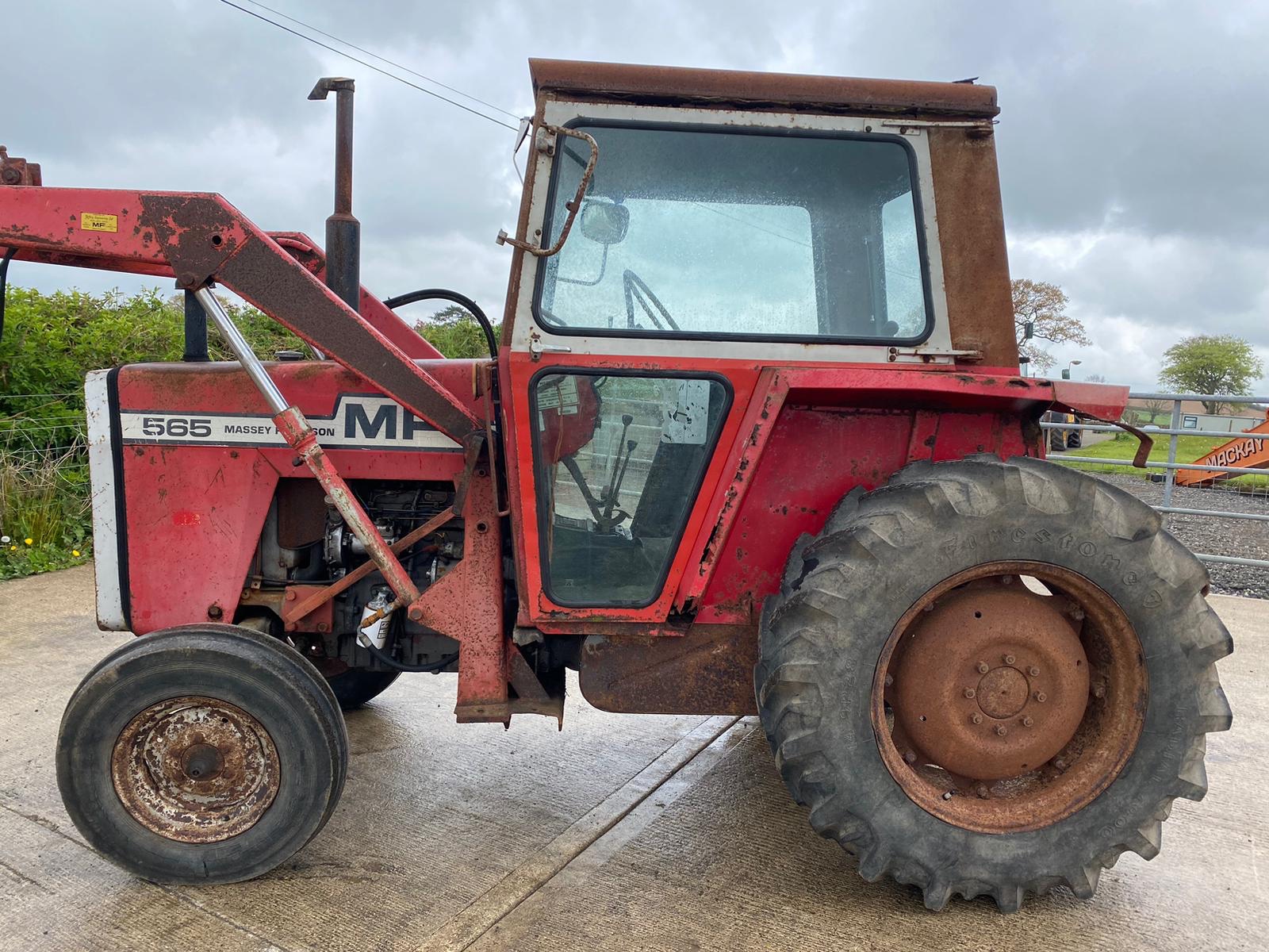 Massey Ferguson 565