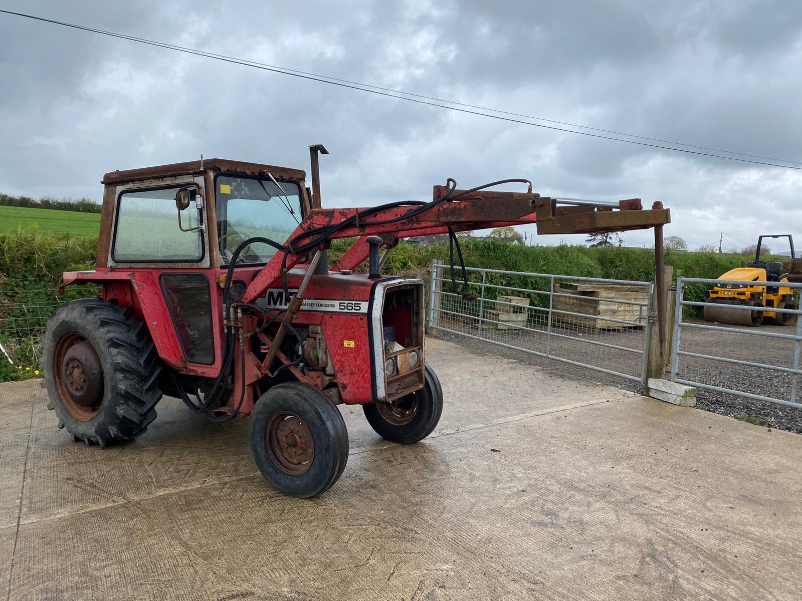 Massey Ferguson 565