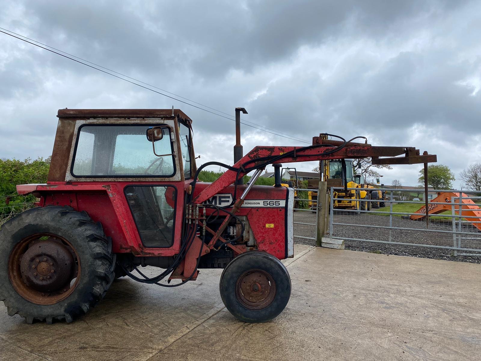 Massey Ferguson 565