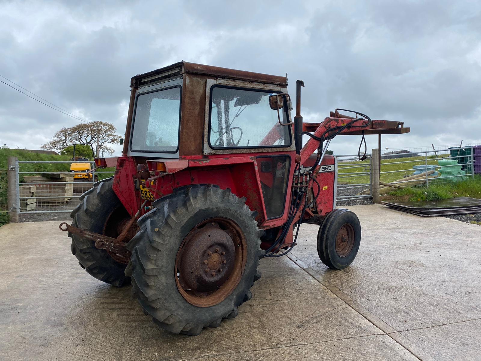 Massey Ferguson 565